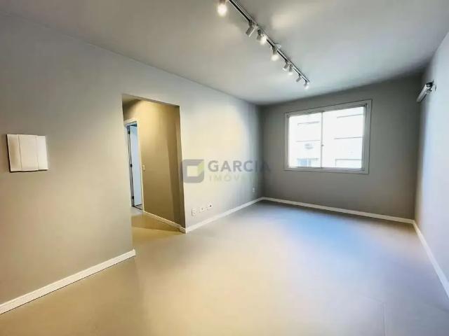 Apartamento para Venda em Porto Alegre/RS Vila Ipiranga 2 Quartos