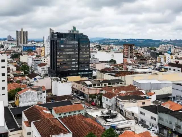 Apartamento para Venda em Pouso Alegre/MG Centro 3 Quartos