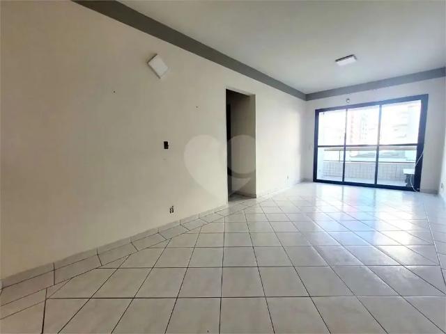 Apartamento para Venda em Praia Grande/SP Aviação 2 Quartos
