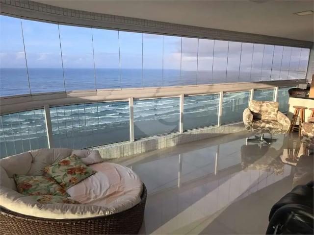 Apartamento para Venda em Praia Grande/SP Canto do Forte 3 Quartos