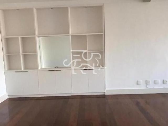 Apartamento para venda em Real Parque de 185.00m² com 4 Quartos, 3 Suites e 3 Garagens