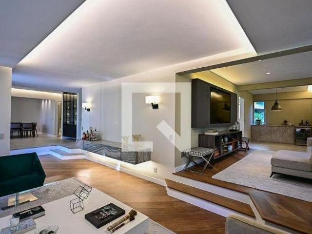 Apartamento para venda em Real Parque de 195.00m² com 3 Quartos, 2 Suites e 3 Garagens