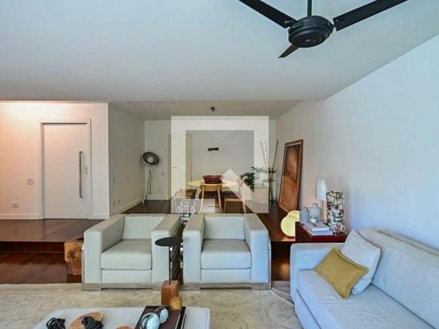 Apartamento para venda em Real Parque de 210.00m² com 3 Quartos, 3 Suites e 2 Garagens
