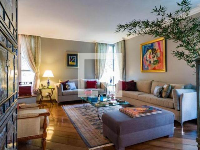 Apartamento para venda em Real Parque de 230.00m² com 4 Quartos, 2 Suites e 3 Garagens
