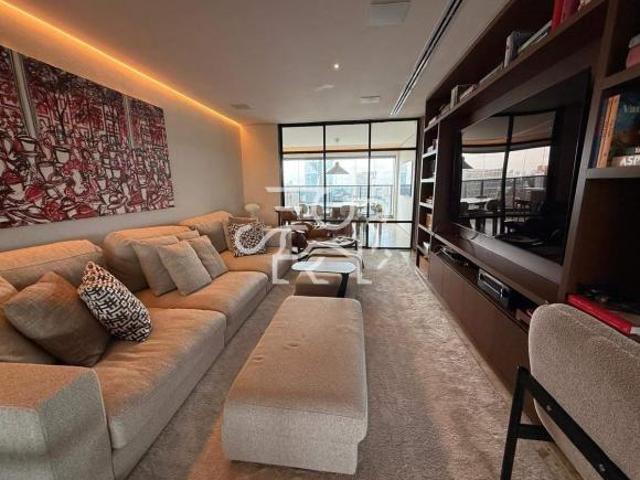 Apartamento para venda em Real Parque de 330.00m² com 4 Quartos, 4 Suites e 4 Garagens