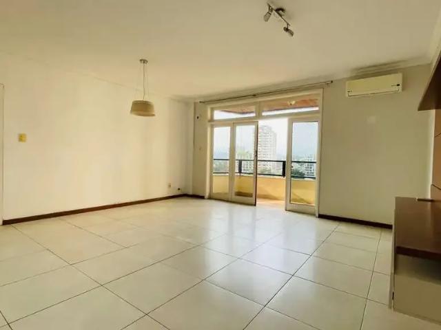 Apartamento para Venda em Resende/RJ Centro 3 Quartos