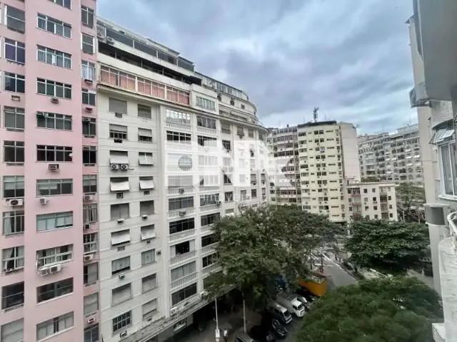 Apartamento para Venda em Rio de Janeiro/RJ Copacabana 4 Quartos