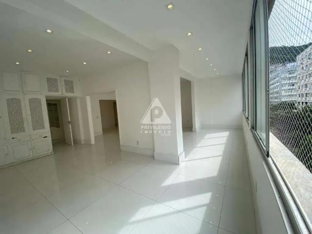 Apartamento para Venda em Rio de Janeiro/RJ Copacabana 4 Quartos