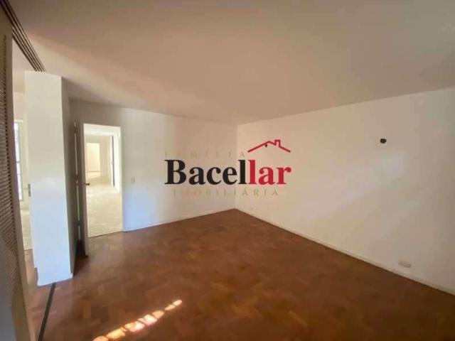 Apartamento para Venda em Rio de Janeiro/RJ Copacabana 4 Quartos