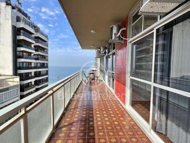 Apartamento para Venda em Rio de Janeiro/RJ Copacabana 4 Quartos
