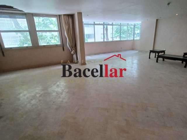 Apartamento para Venda em Rio de Janeiro/RJ Copacabana 4 Quartos