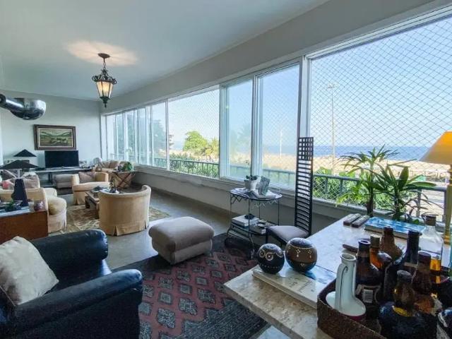 Apartamento para Venda em Rio de Janeiro/RJ Copacabana 4 Quartos