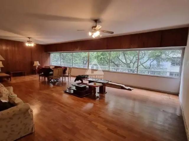 Apartamento para Venda em Rio de Janeiro/RJ Copacabana 4 Quartos