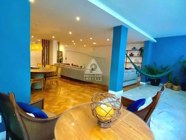 Apartamento para Venda em Rio de Janeiro/RJ Copacabana 4 Quartos