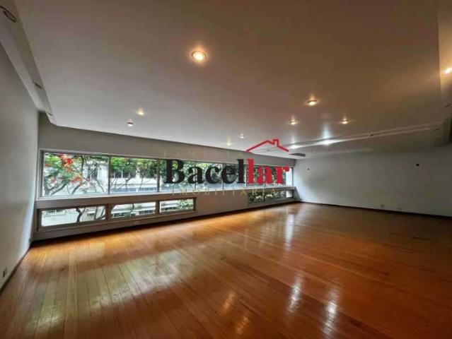 Apartamento para Venda em Rio de Janeiro/RJ Copacabana 4 Quartos