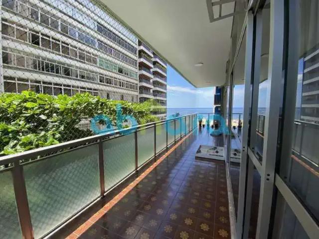 Apartamento para Venda em Rio de Janeiro/RJ Copacabana 4 Quartos