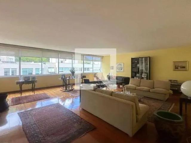 Apartamento para Venda em Rio de Janeiro/RJ Copacabana 4 Quartos
