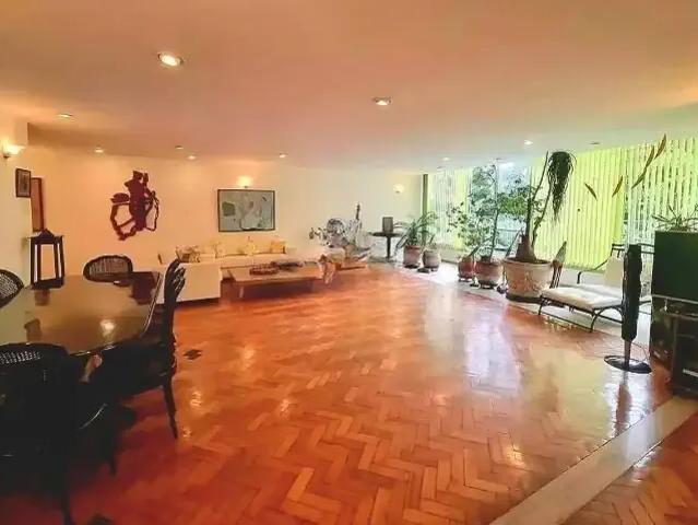 Apartamento para Venda em Rio de Janeiro/RJ Copacabana 4 Quartos