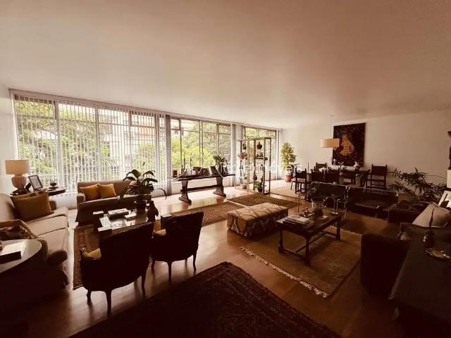 Apartamento para Venda em Rio de Janeiro/RJ Copacabana 4 Quartos