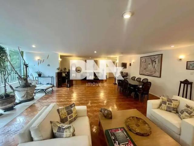 Apartamento para Venda em Rio de Janeiro/RJ Copacabana 4 Quartos