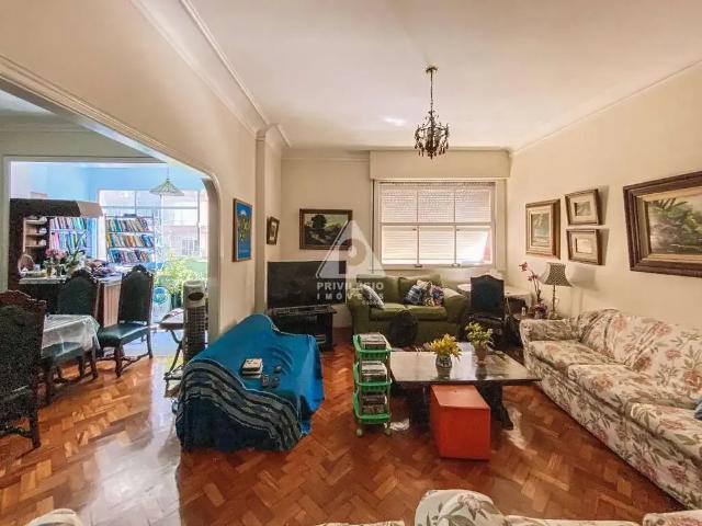 Apartamento para Venda em Rio de Janeiro/RJ Copacabana 4 Quartos