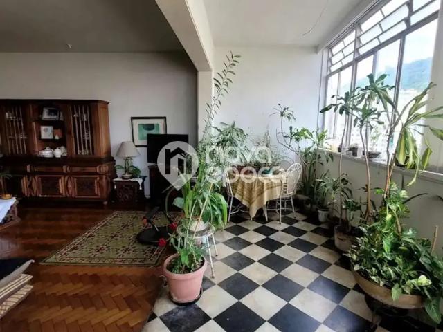 Apartamento para Venda em Rio de Janeiro/RJ Copacabana 4 Quartos