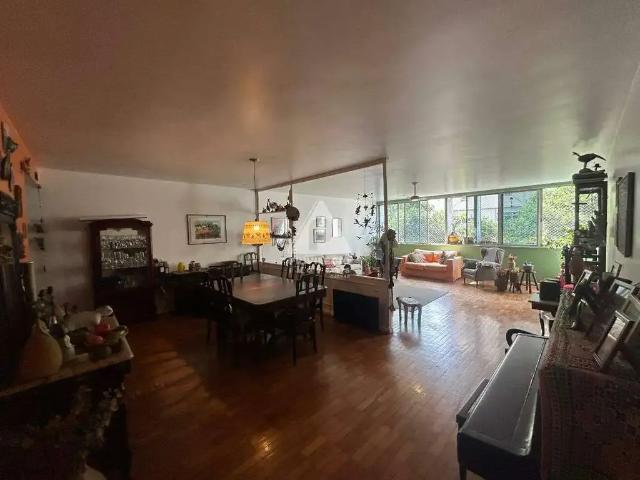 Apartamento para Venda em Rio de Janeiro/RJ Copacabana 4 Quartos