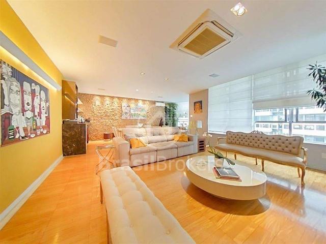 Apartamento para Venda em Rio de Janeiro/RJ Copacabana 4 Quartos