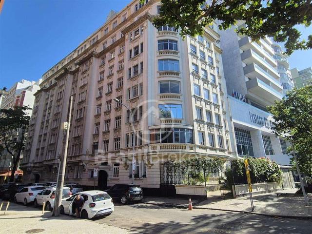 Apartamento para Venda em Rio de Janeiro/RJ Copacabana 4 Quartos