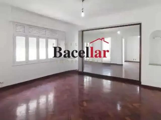 Apartamento para Venda em Rio de Janeiro/RJ Copacabana 4 Quartos