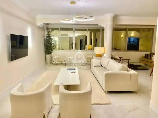 Apartamento para Venda em Rio de Janeiro/RJ Copacabana 4 Quartos