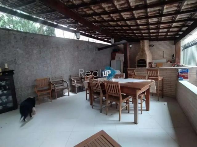 Apartamento para Venda em Rio de Janeiro/RJ Copacabana 5 Quartos