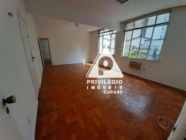Apartamento para Venda em Rio de Janeiro/RJ Copacabana 5 Quartos