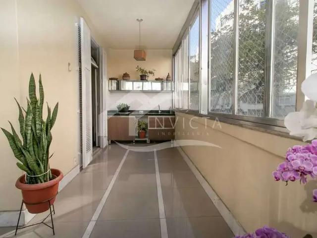 Apartamento para Venda em Rio de Janeiro/RJ Copacabana 5 Quartos