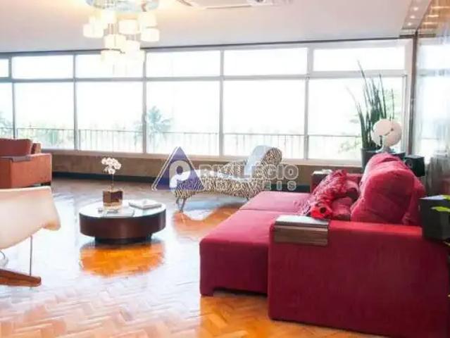Apartamento para Venda em Rio de Janeiro/RJ Copacabana 5 Quartos