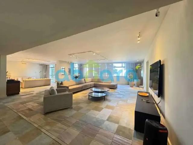 Apartamento para Venda em Rio de Janeiro/RJ Copacabana 5 Quartos