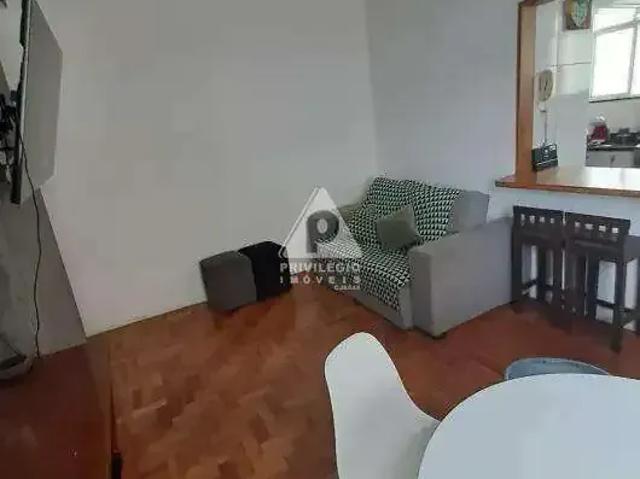 Apartamento para Venda em Rio de Janeiro/RJ Copacabana 2 Quartos
