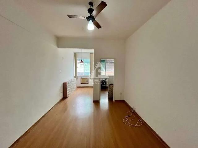 Apartamento para Venda em Rio de Janeiro/RJ Copacabana 2 Quartos