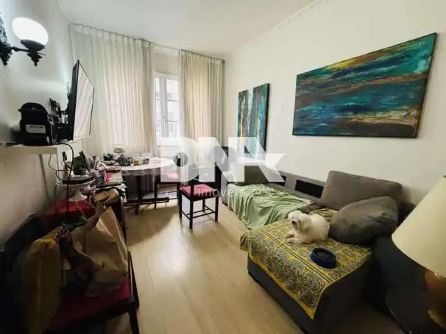 Apartamento para Venda em Rio de Janeiro/RJ Copacabana 2 Quartos