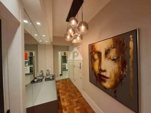 Apartamento para Venda em Rio de Janeiro/RJ Copacabana 2 Quartos