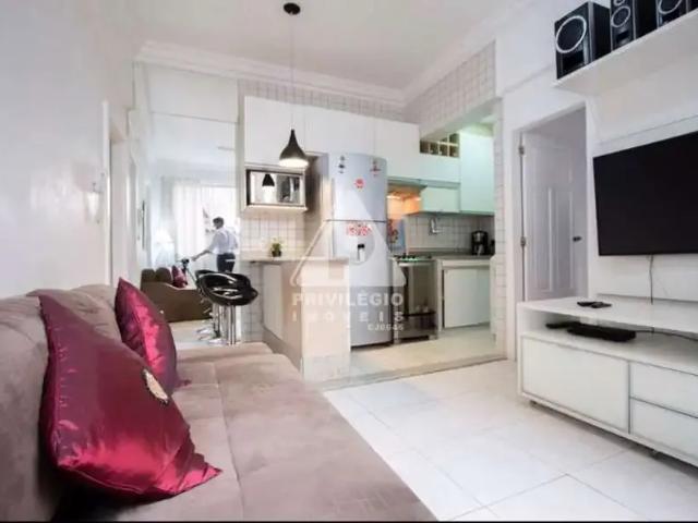 Apartamento para Venda em Rio de Janeiro/RJ Copacabana 2 Quartos
