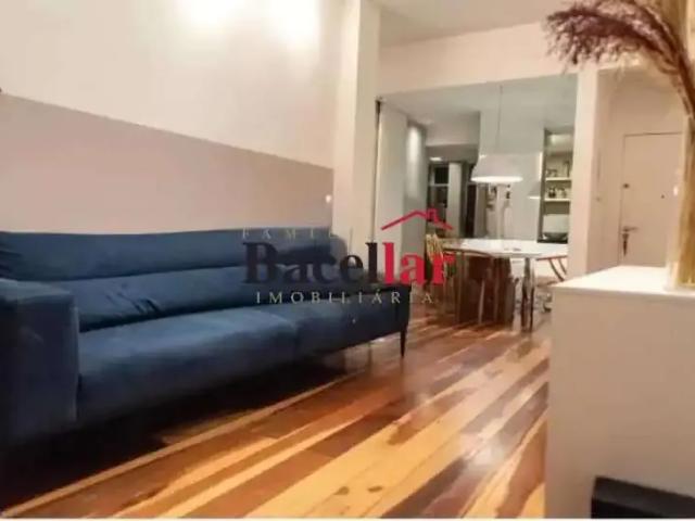 Apartamento para Venda em Rio de Janeiro/RJ Copacabana 2 Quartos