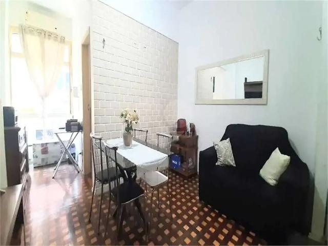 Apartamento para Venda em Rio de Janeiro/RJ Copacabana 2 Quartos
