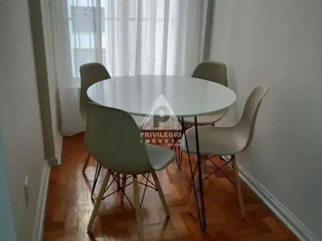 Apartamento para Venda em Rio de Janeiro/RJ Copacabana 2 Quartos