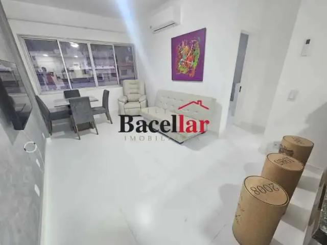 Apartamento para Venda em Rio de Janeiro/RJ Copacabana 2 Quartos