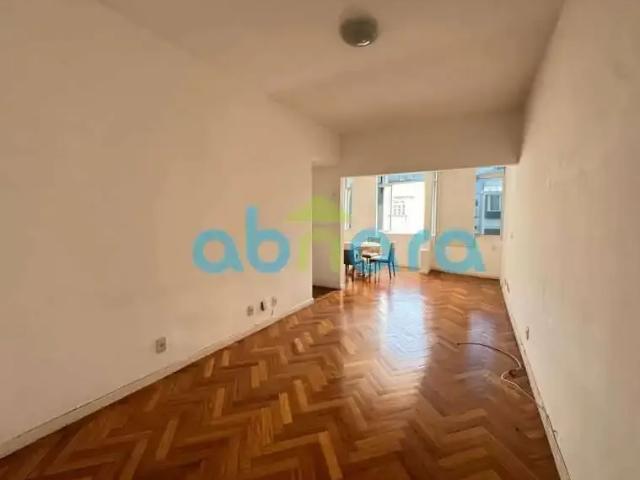 Apartamento para Venda em Rio de Janeiro/RJ Copacabana 2 Quartos