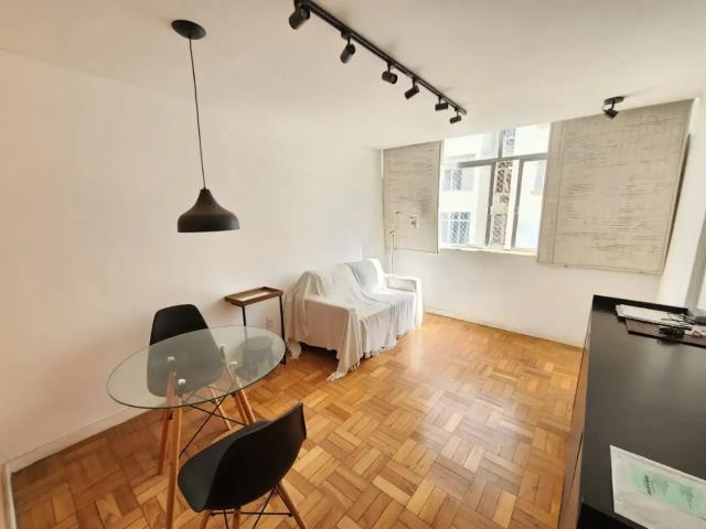 Apartamento para Venda em Rio de Janeiro/RJ Copacabana 2 Quartos