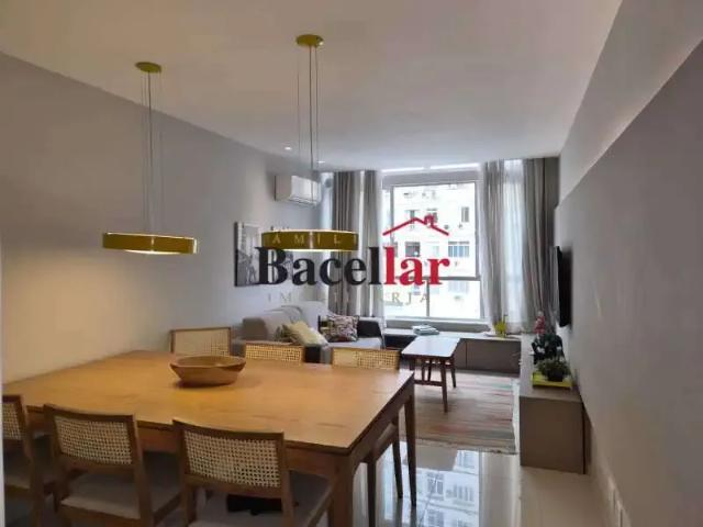 Apartamento para Venda em Rio de Janeiro/RJ Copacabana 2 Quartos