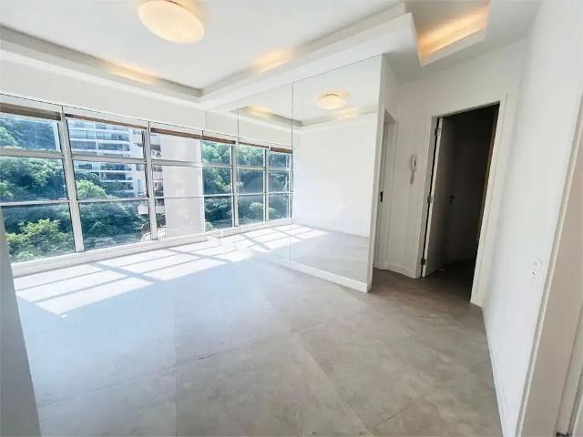 Apartamento para Venda em Rio de Janeiro/RJ Copacabana 2 Quartos