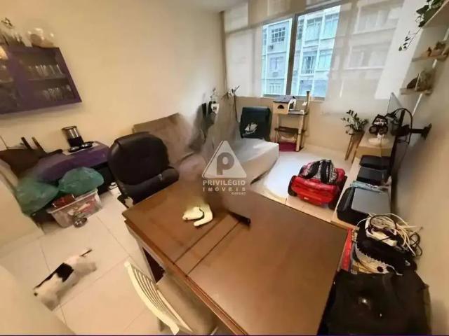 Apartamento para Venda em Rio de Janeiro/RJ Copacabana 2 Quartos